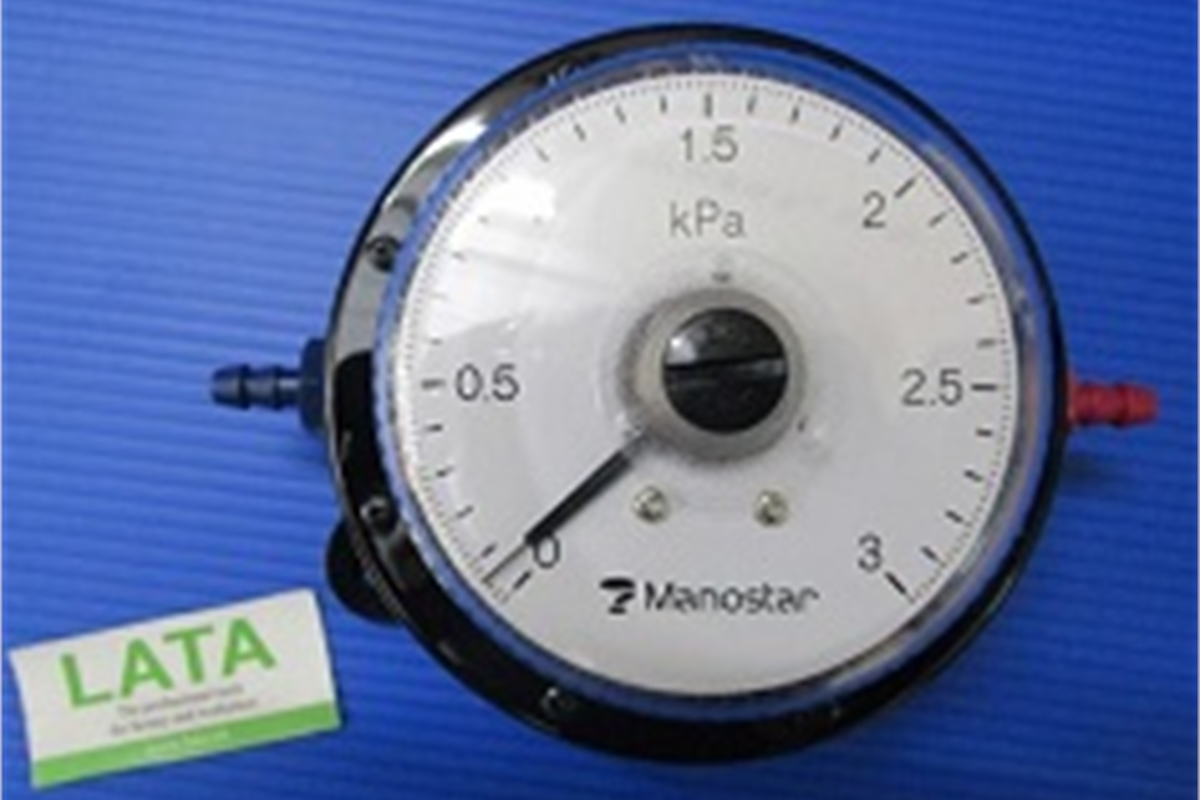 Đồng hồ đo áp suất As one WO81FN3E